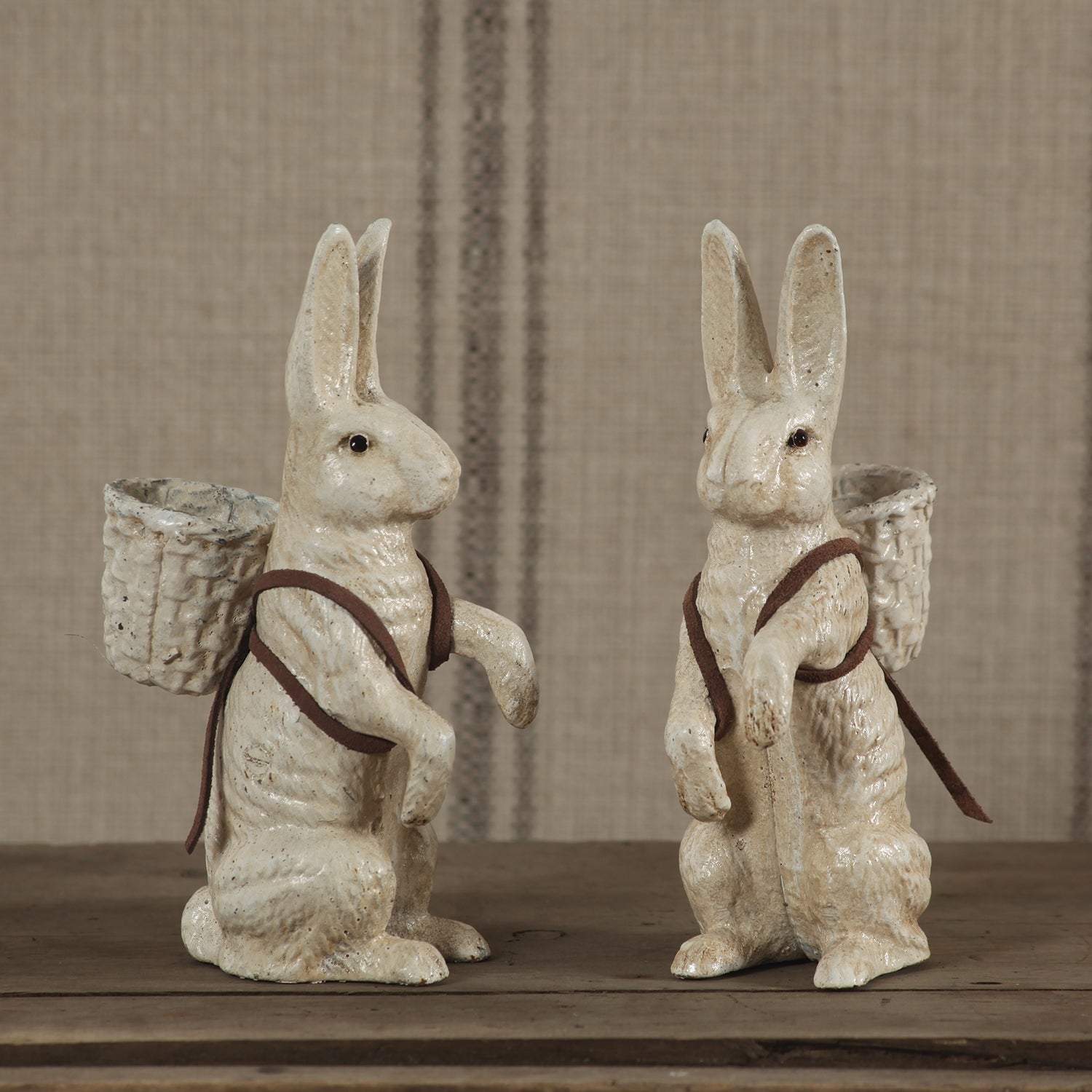 MR. HAMILTON - CAST IRON RABBIT | leaf [ HOME • GIFT • PLANTS • BLOOMS ]